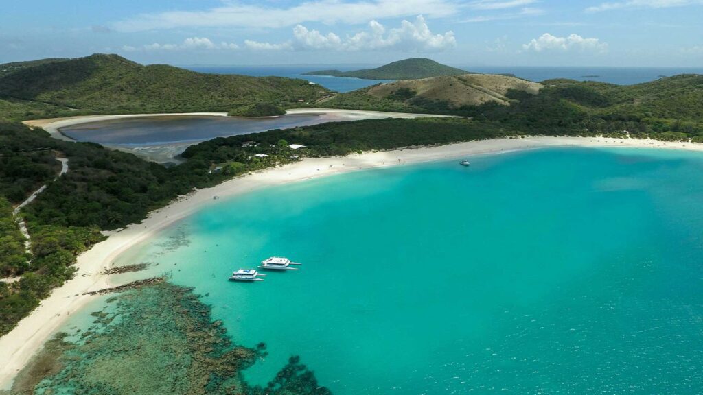 Culebra Snorkeling and Beach Tour - SALTours